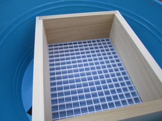 Ravings of a Mad Crafter: The Soaking Paper and Making Paper