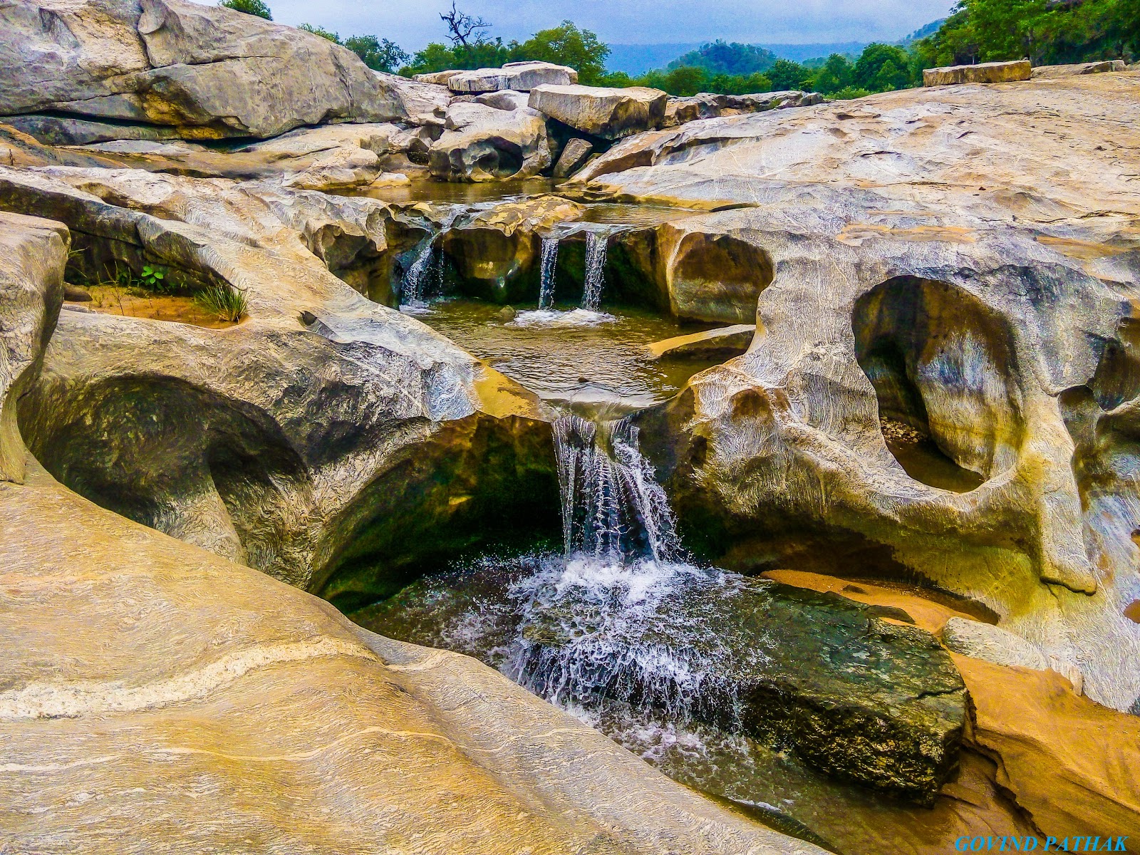CHHOTANAGPUR TOURISM BY GOVIND PATHAK: Sugga Bandh Waterfall,Latehar