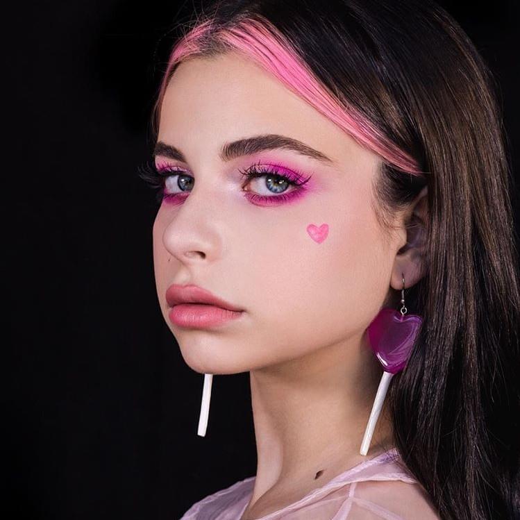 Folk & Indie: Ellise (Singer)