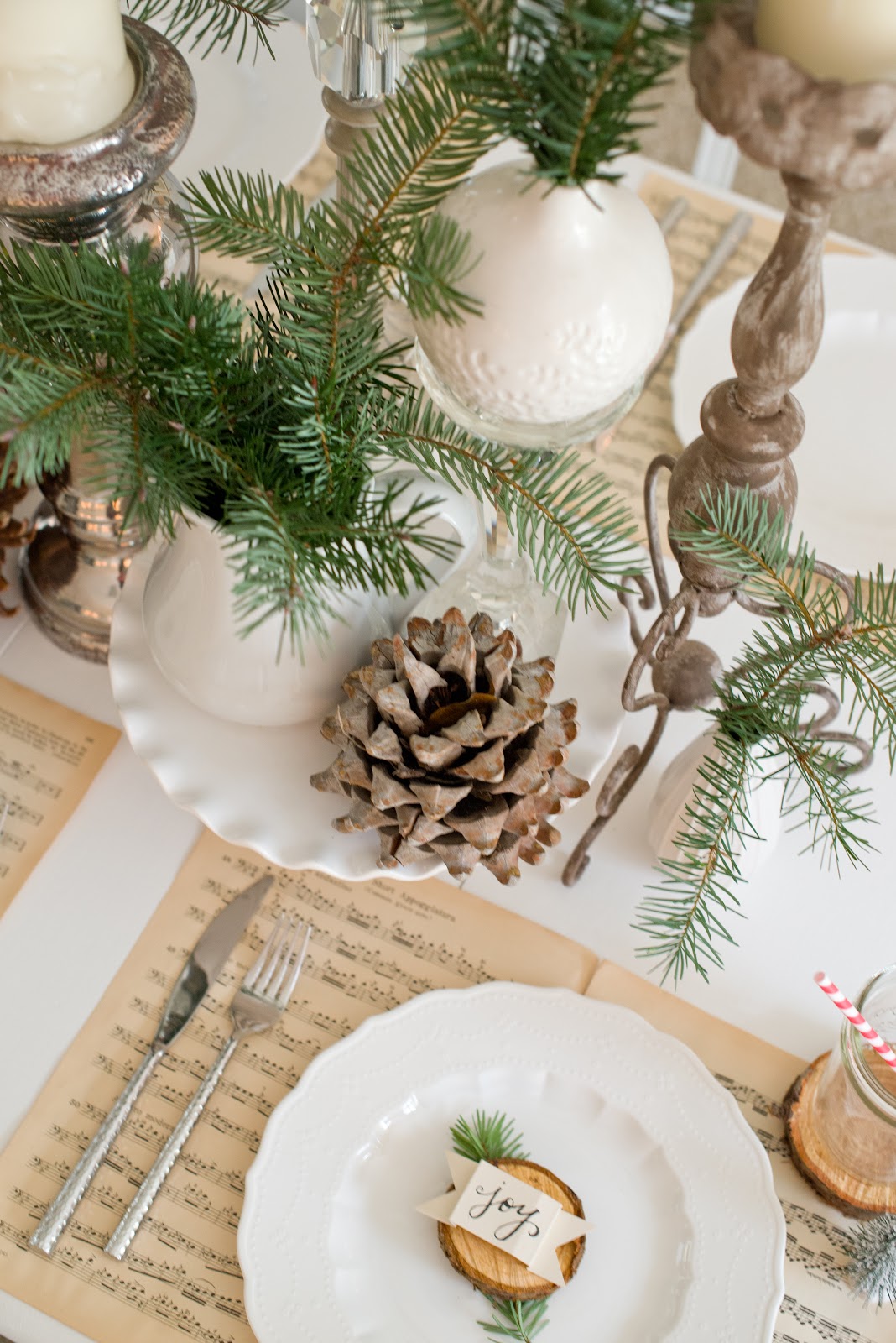 Domestic Fashionista: Natural Christmas Tablescape