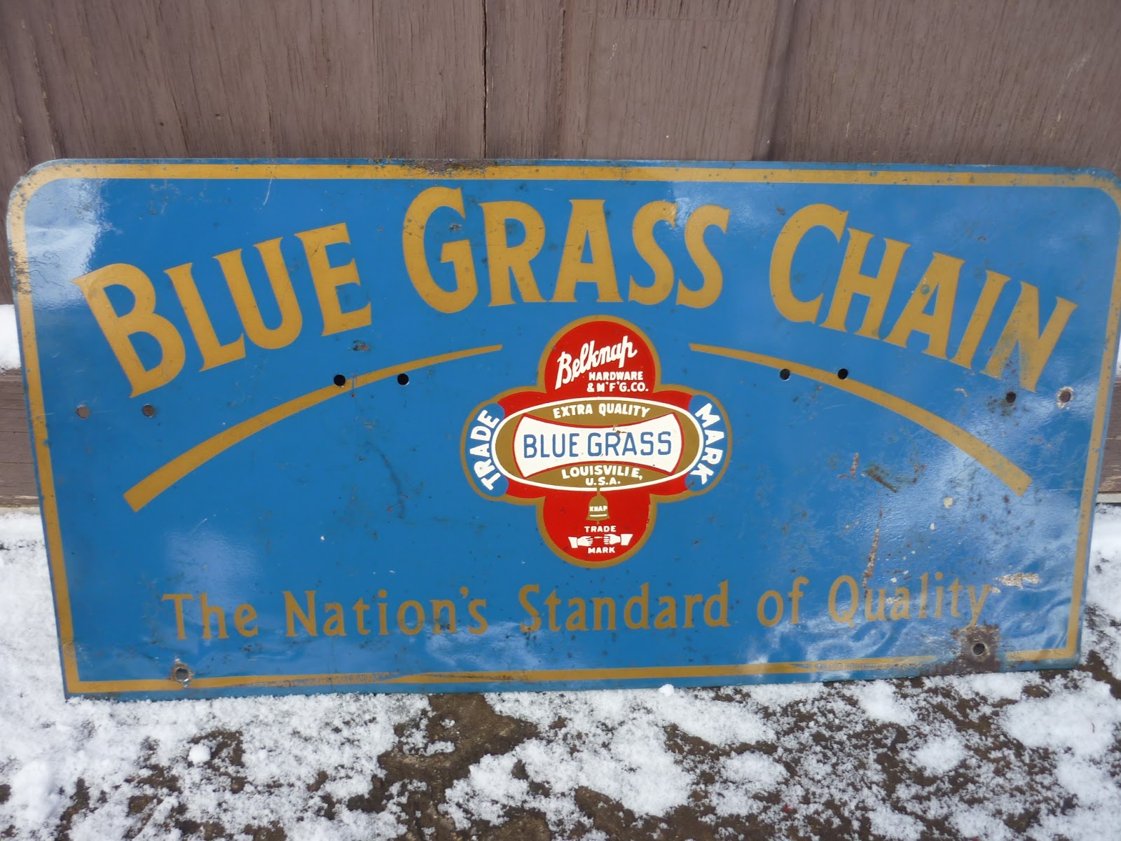 VINTAGE CHAINSAW COLLECTION: CHAINSAW SIGNS COLLECTION. (PICTURES).