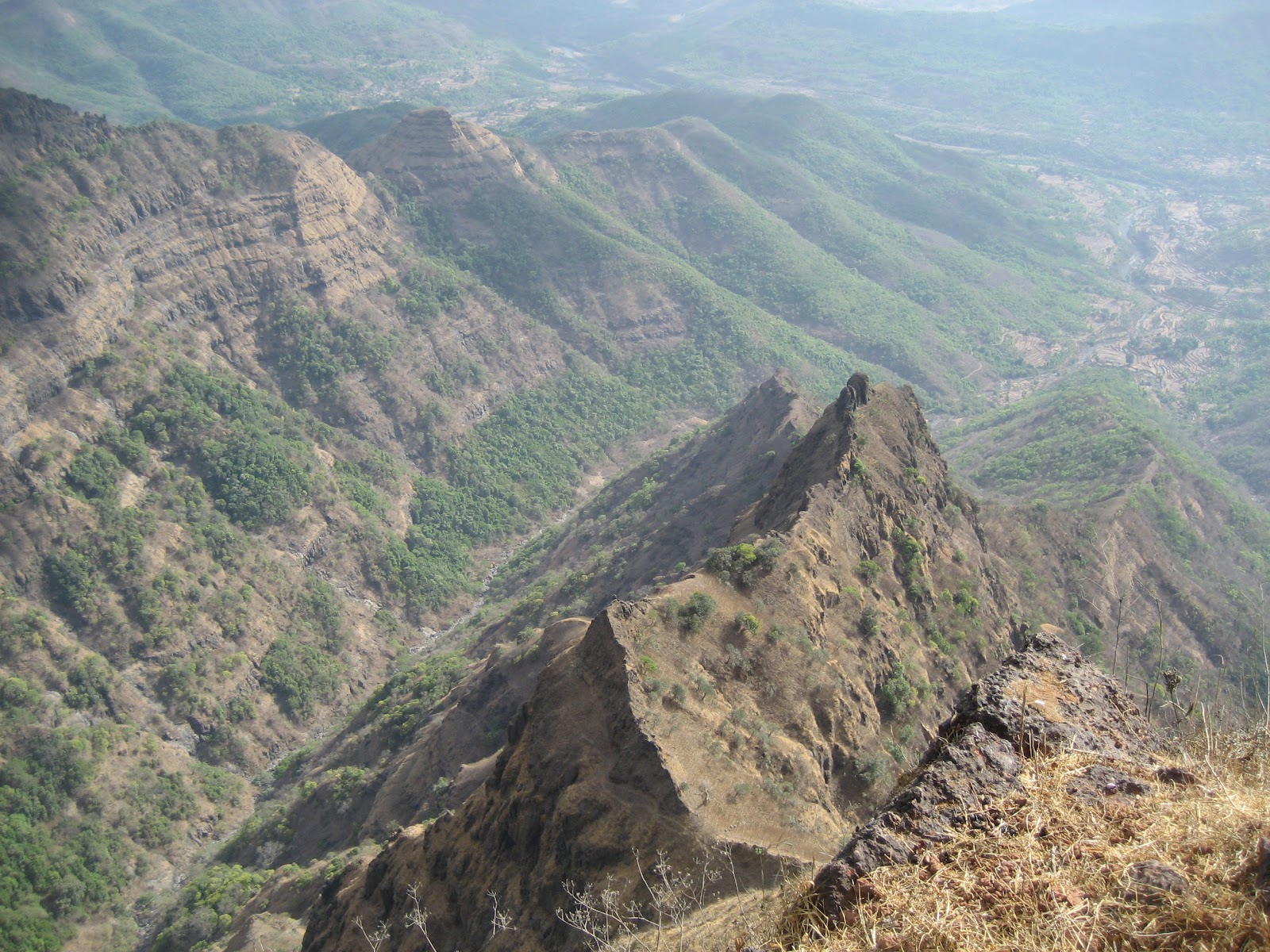 On the Edge of Sahyadris: Vasota fort the tiger's den