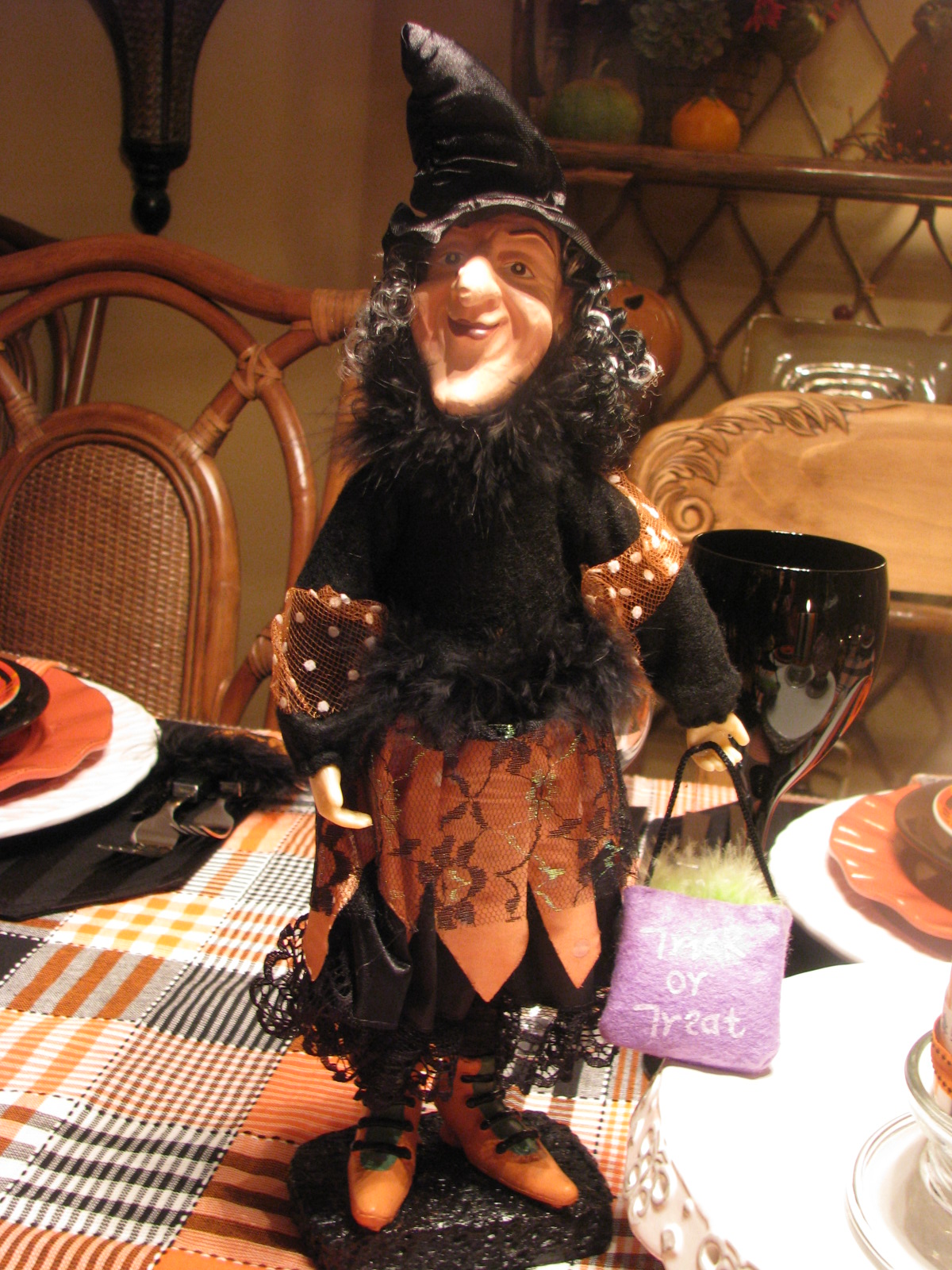 Designs by Pinky: ~~~A BeWITCHing Table!!!~~~