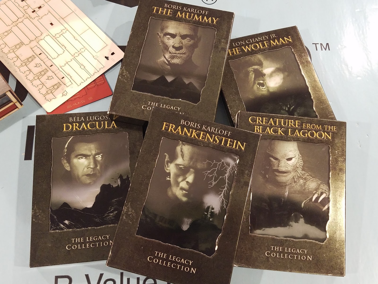 Back To The Tabletop: Studio Miniatures Classic Monster Figures