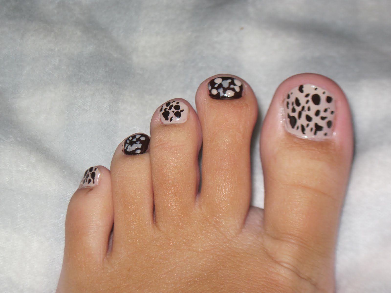 ...A place for all things "bizzy": Cheetah Toes