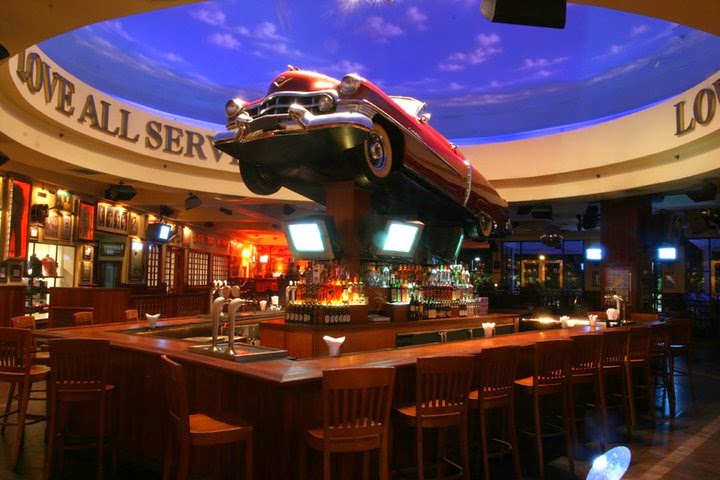 Hard Rock Cafe: refeição e entretenimento em meio à história da música ...