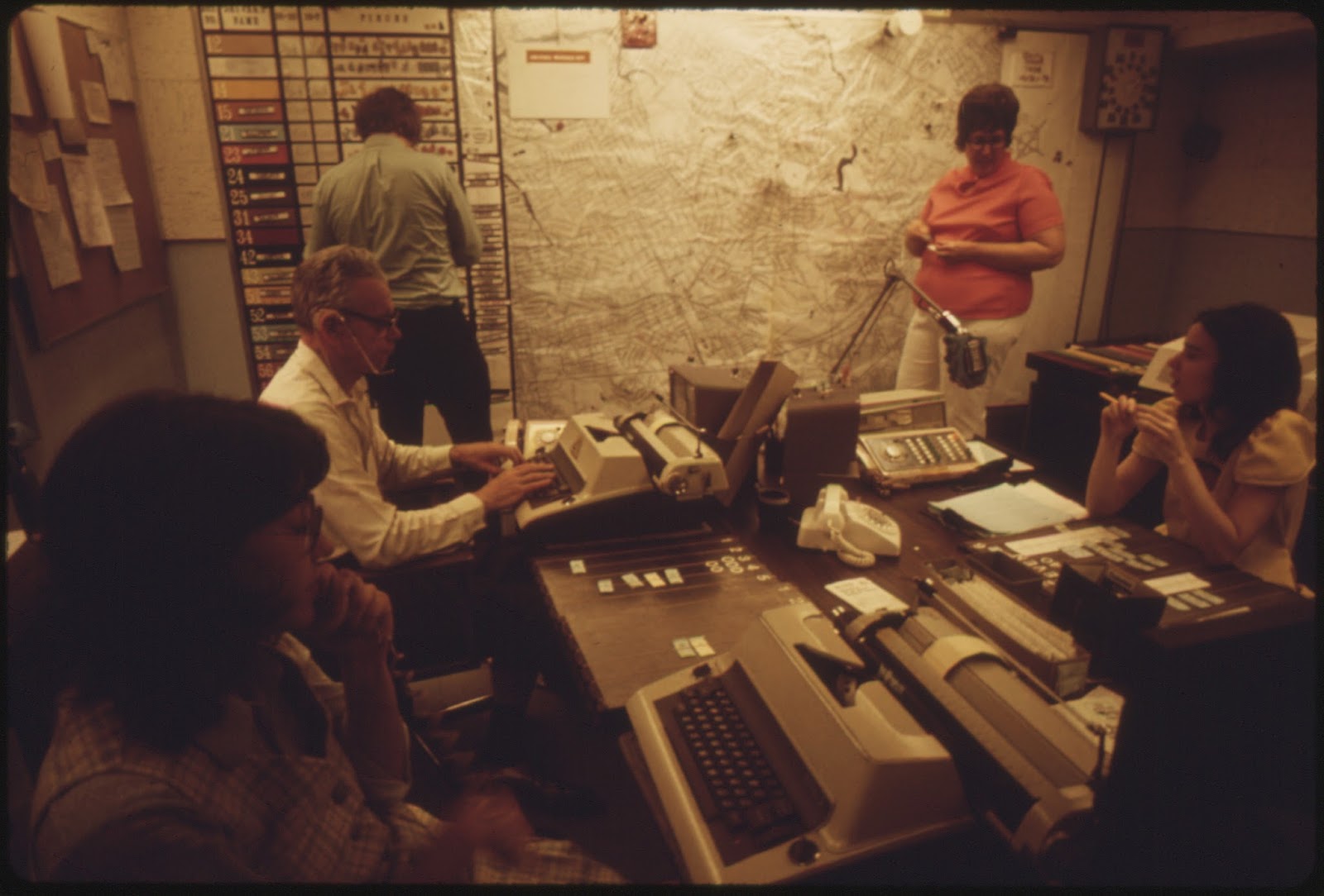 Elementos y características de la programación radial