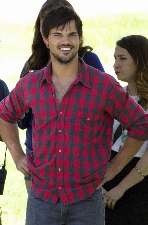 VJBrendan.com: Taylor Lautner Filming 'Run The Tide' at a park in Los ...