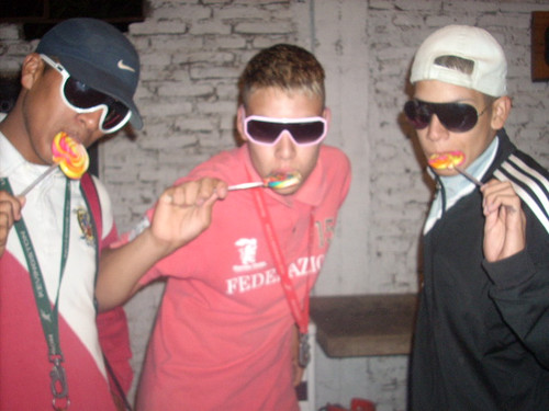 Abrió la primera turrería, una tienda con ropa y accesorios para ...