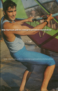 Shirtless Bollywood Men: Deepak Malhotra hits the beach in tights