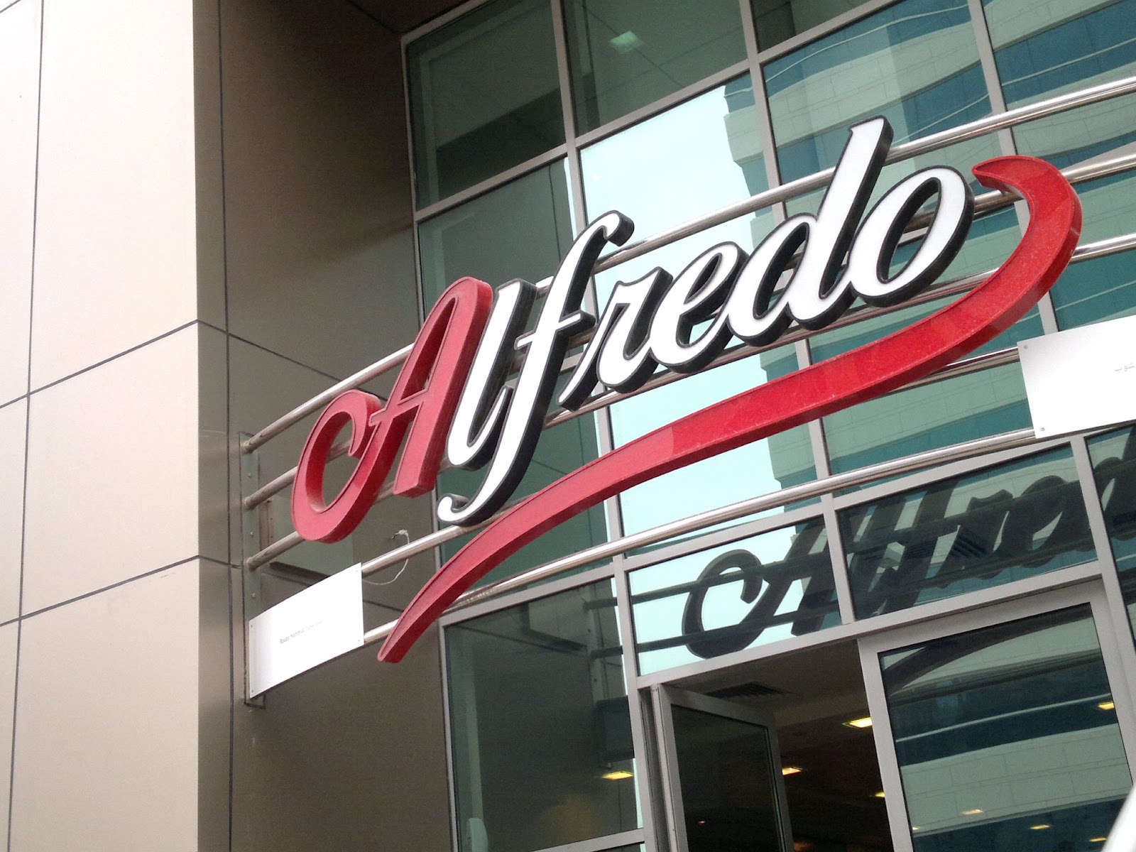 I Love "FOOD": Alfredo Cafe!! Smelly place..