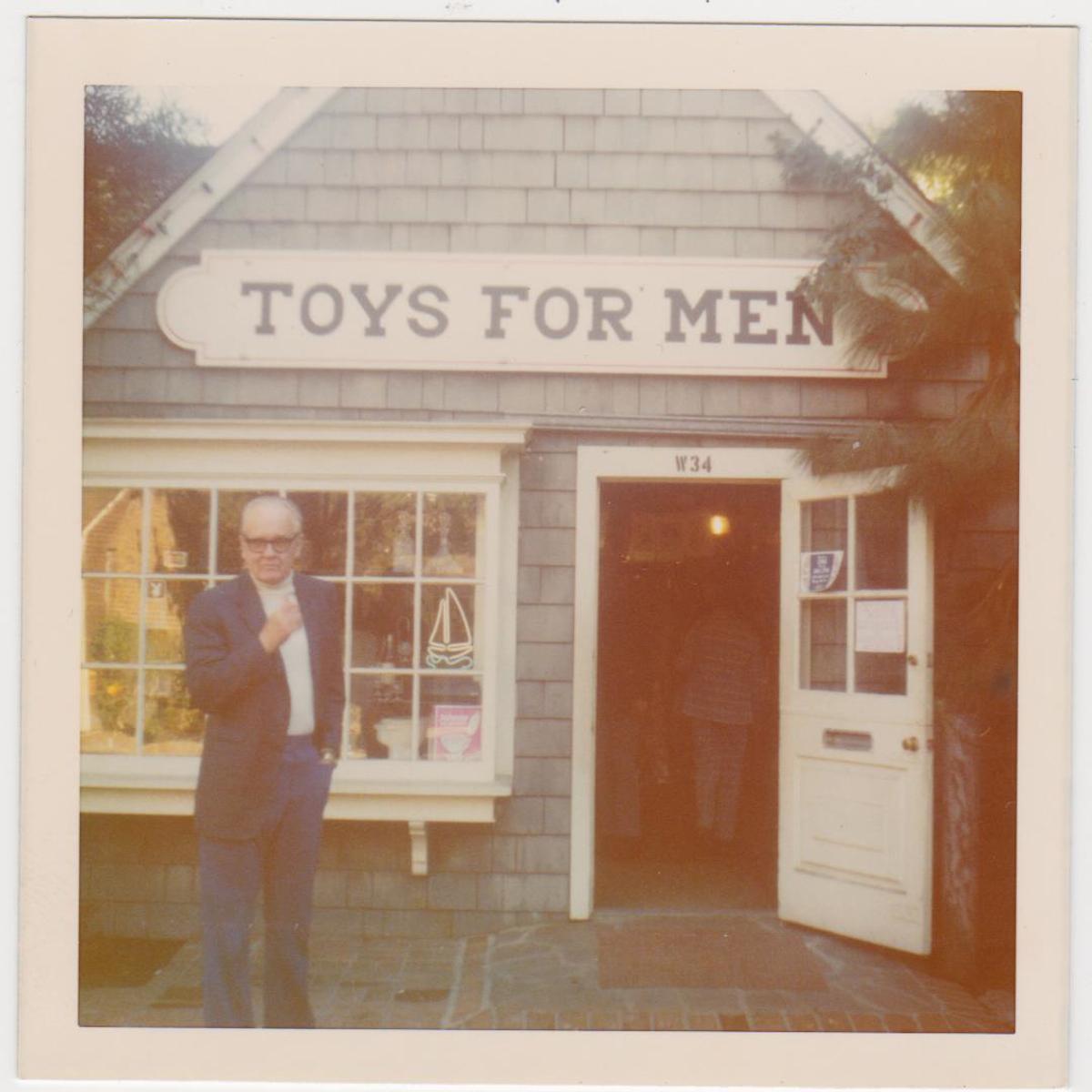A Collection of 18 Funny Snapshots of Men Posing With Signs ~ Vintage ...
