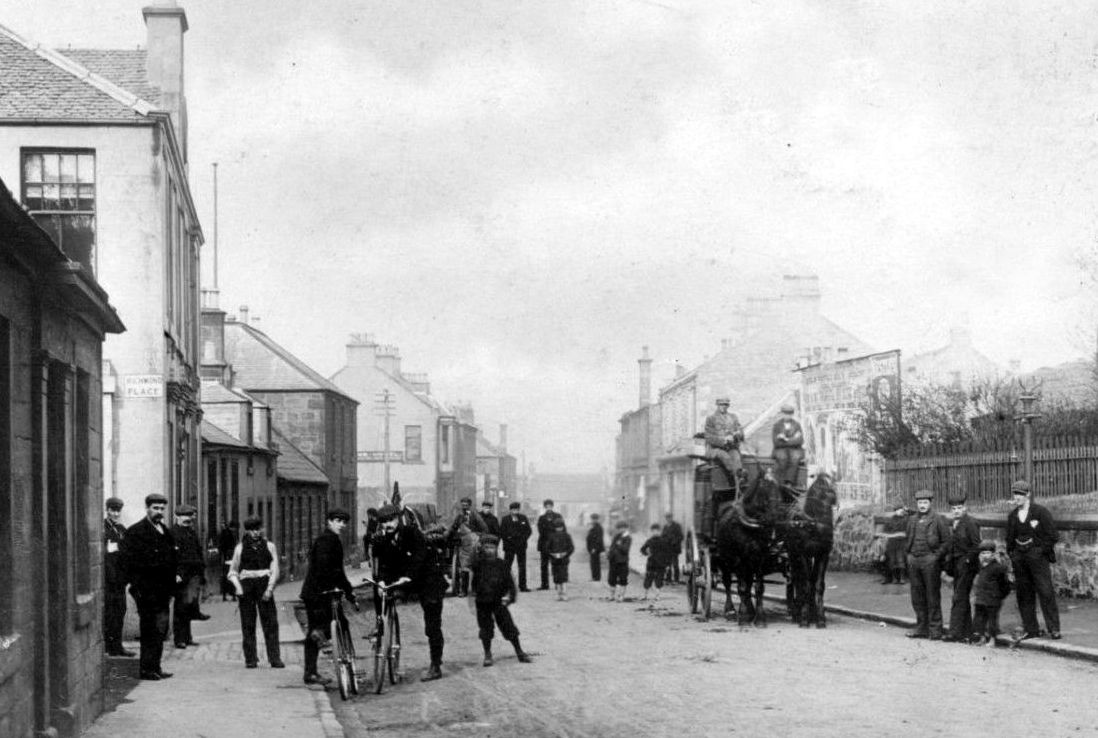 Tour Scotland: Old Photograph High Street Lochgelly Fife Scotland