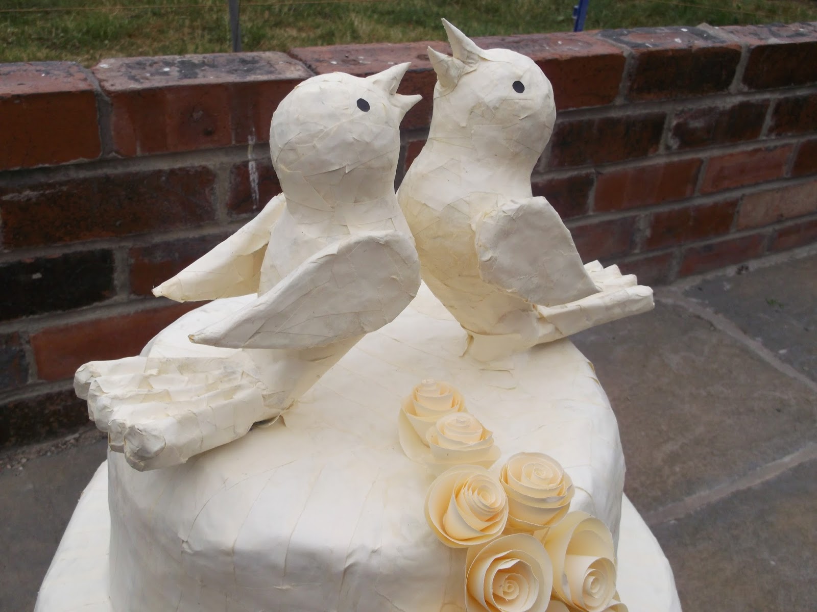 The pinata lady: custom made pinatas: wedding cake piñatas