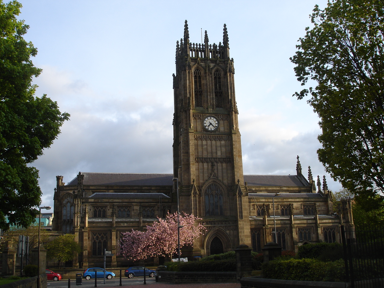 Atreya Rocks: UK: Leedsify! Leeds Minster /Minster and Parish Church of ...