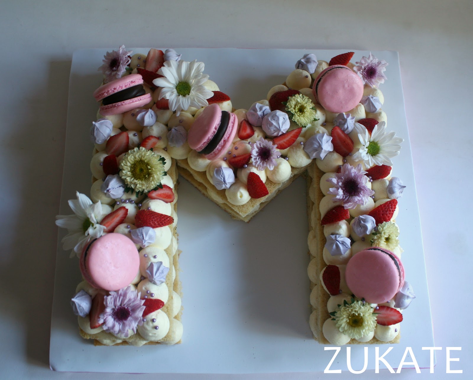 TORTA LETRA PARA LOS 50 AÑOS DE MONI | ZUKATE