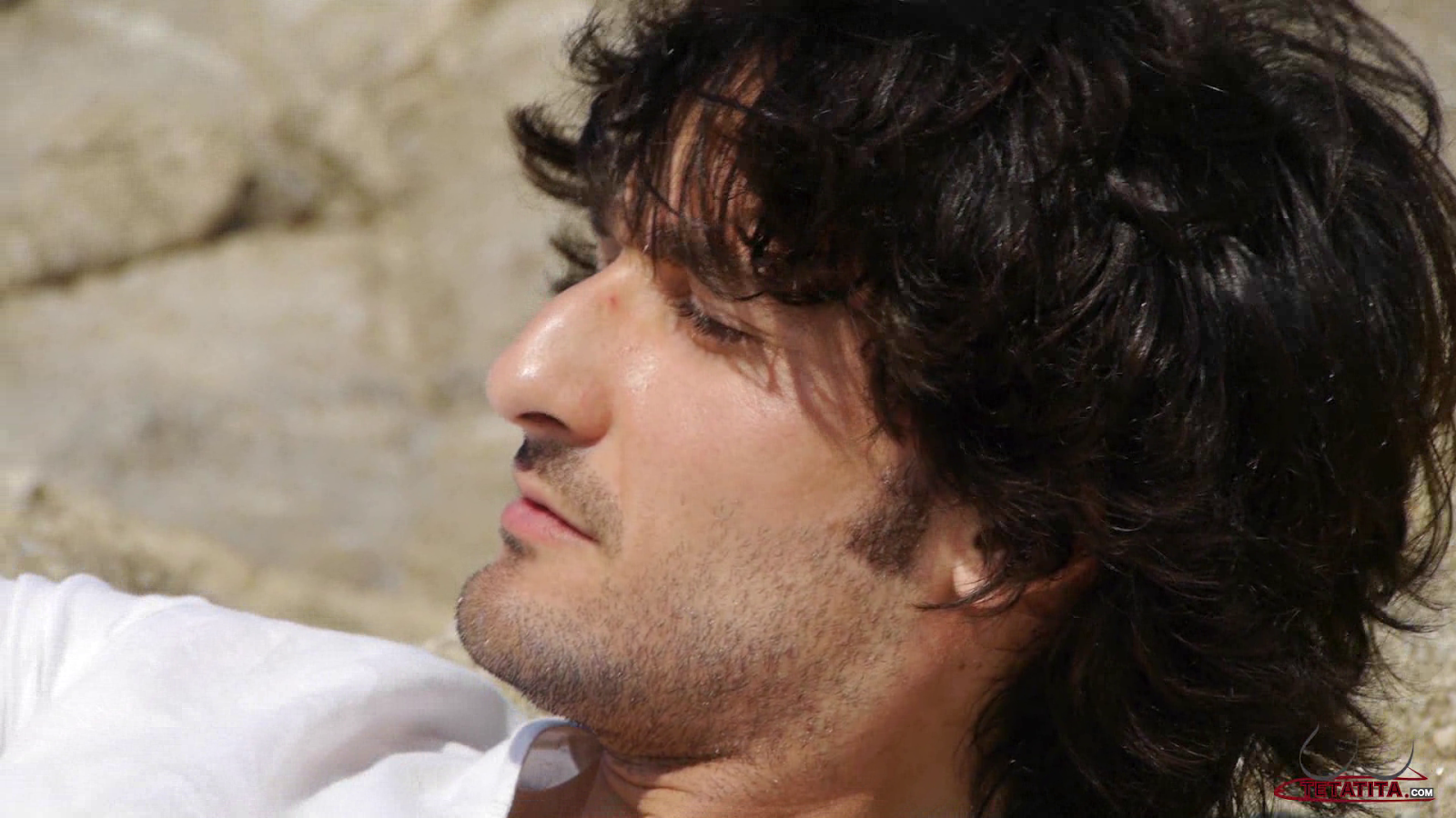 Bel Gris: "La Rumba del Pareo" Summer Song
