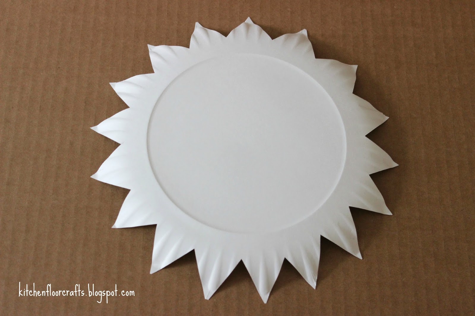 Kitchen Floor Crafts: Sun Mobile inspired by Gail Gibbons