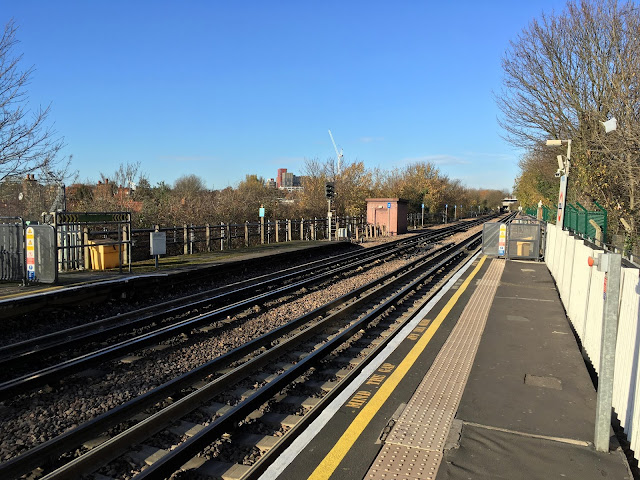 Calling at... British railway stations: East Acton (ZEA)