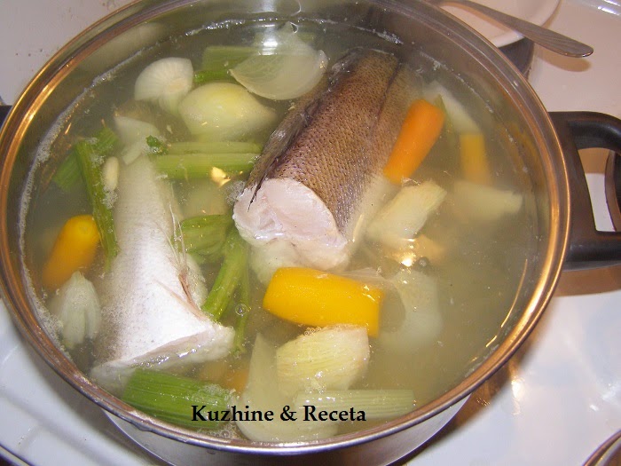Kuzhine - Receta: Supe peshku (me peshk merluc)