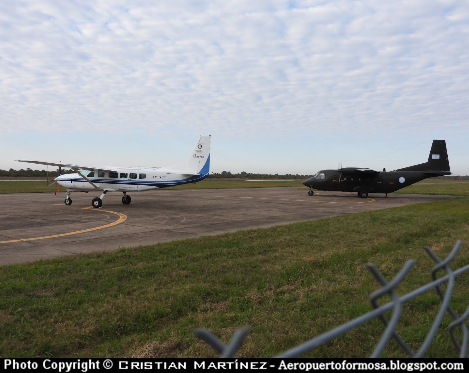 Aeropuerto Formosa - Formosa Spotters: CASA 212 + UH del Ejército y ...