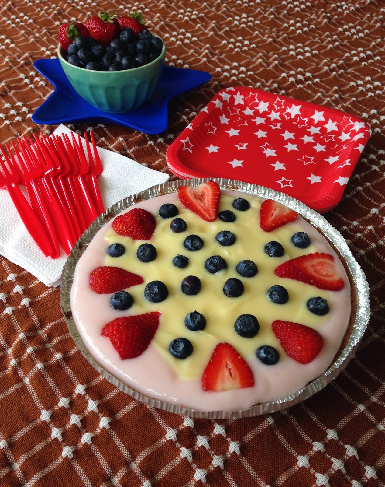 Berry Cheesecake Pudding Pie
