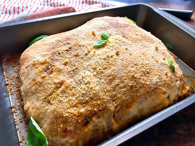 Spaghetti Bolognese Stuffed Pizza