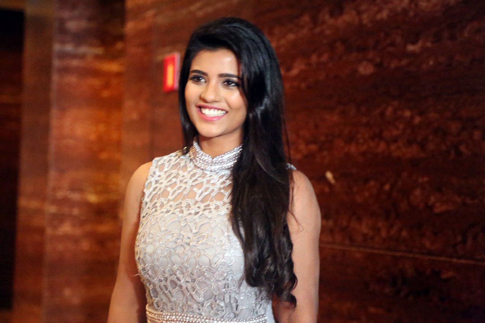Aishwarya Rajesh Latest Stills 2016