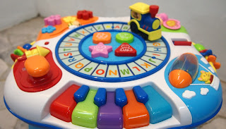 JuaiMurah: Winfun Letter Train And Piano Activity Table