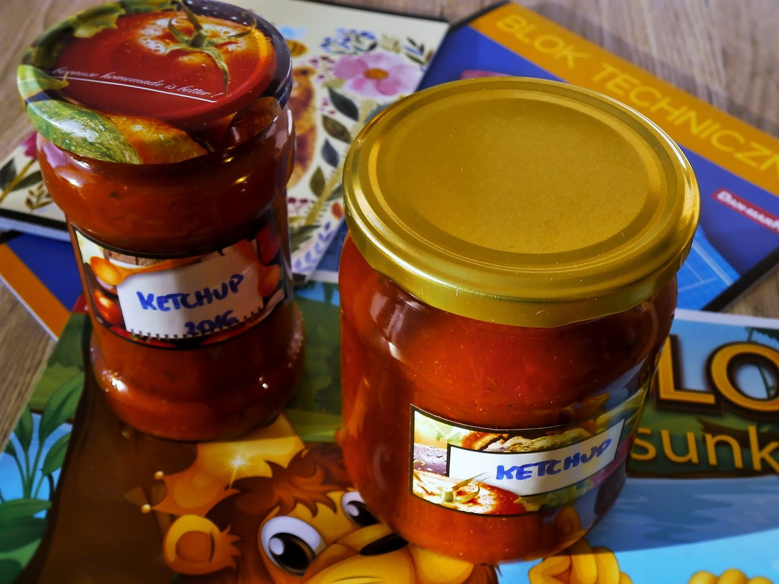 Domowy ketchup /keczup z pomidorów, papryki i cukinii