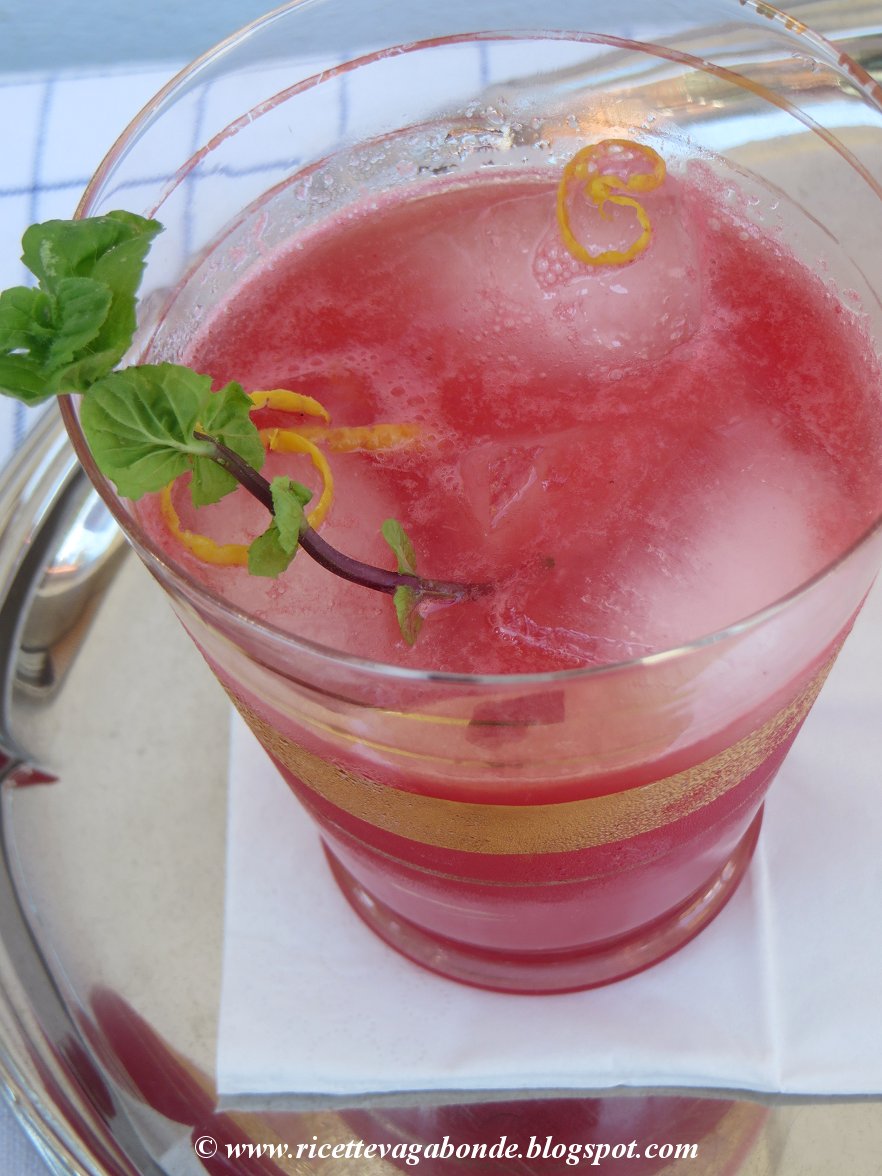 ricette vagabonde: Anguria, acqua di rose e melissa, la bevanda light e ...