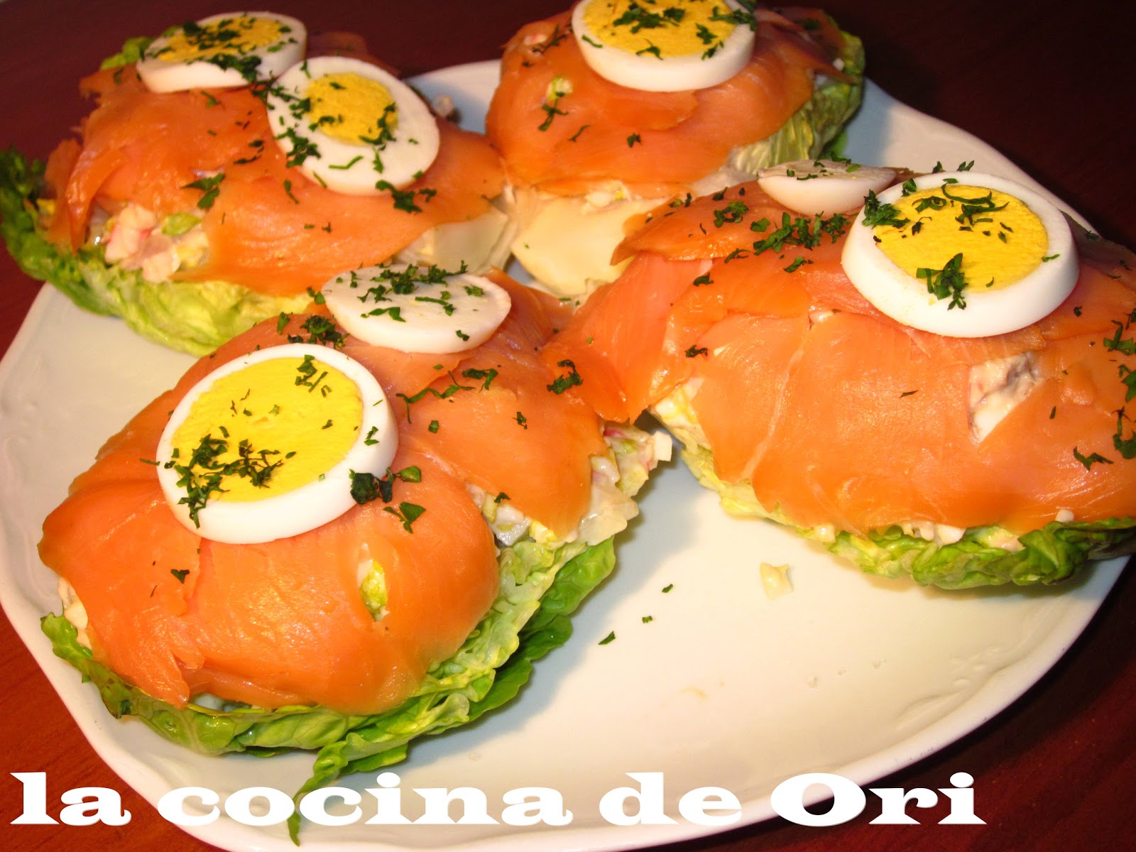 COGOLLOS DE LECHUGA RELLENOS