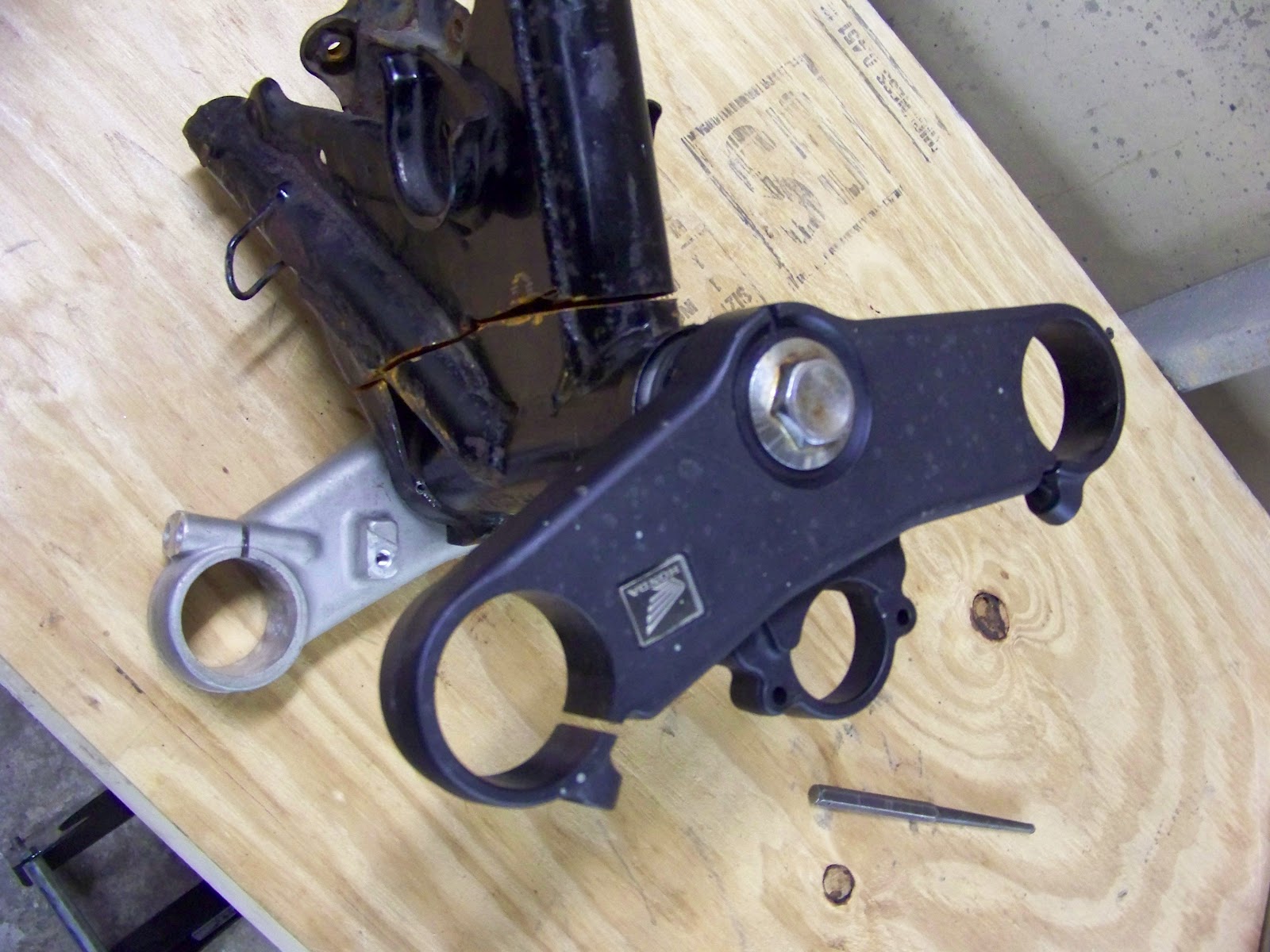 CBR600RR Trees Modded to Fit XS650 - Hughs Hand Built