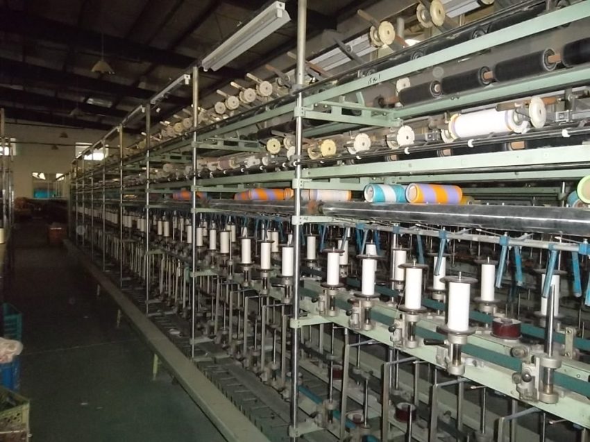 Used textile machines: COVERING MACHINES FOR METALLIC YARN