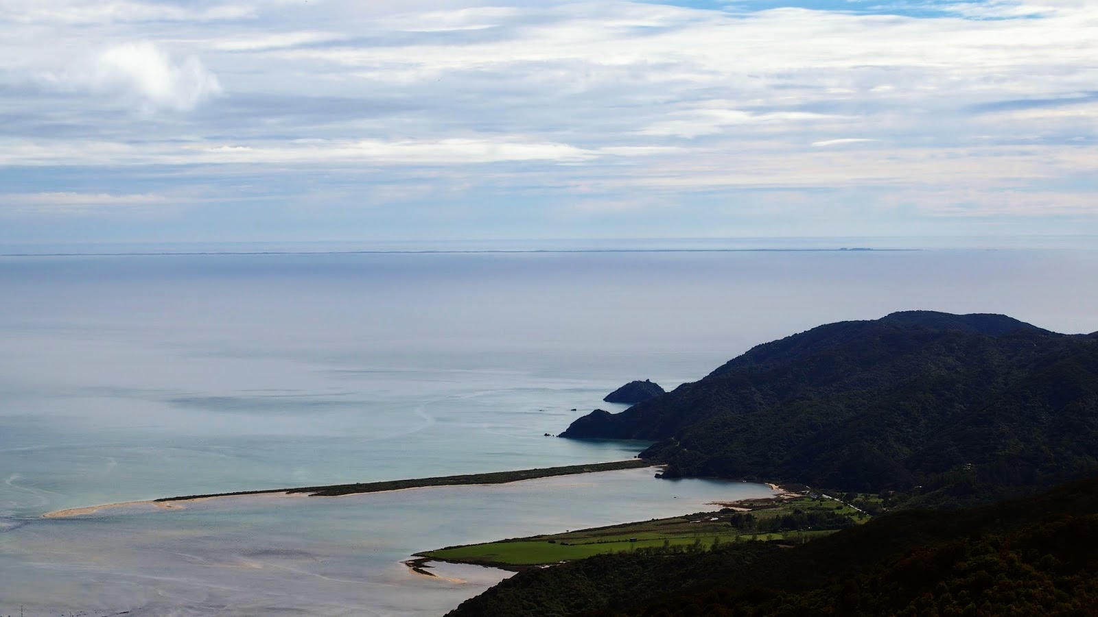 Tramping in the New Zealand backcountry: NZ Bush Adventures: Inland ...