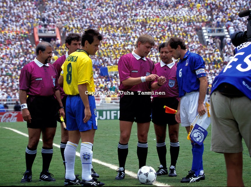 Troféus do Futebol: Árbitros das Finais da Copa do Mundo (Juízes de ...