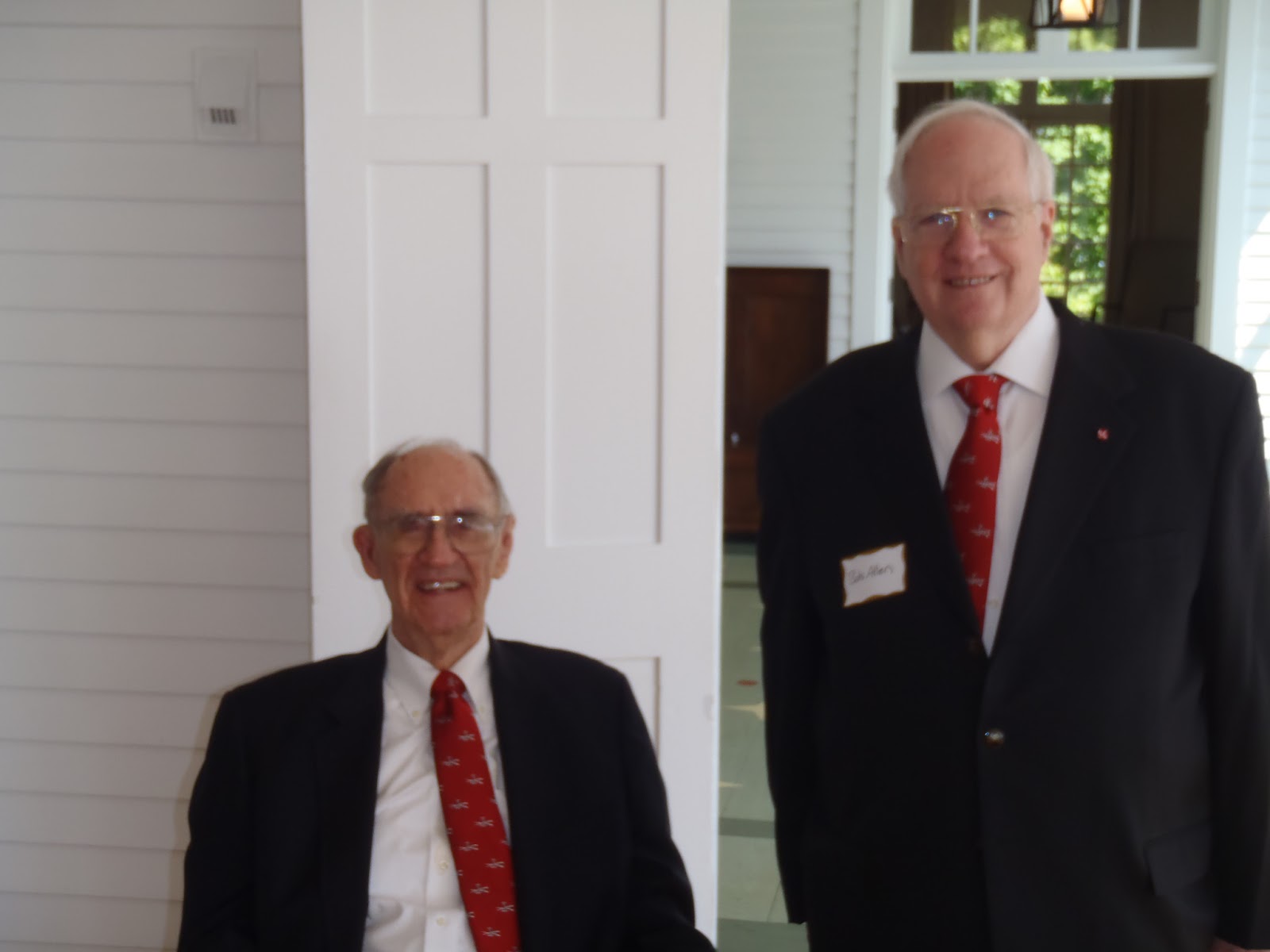 NOTICIAS Y EFEMERIDES MUSICALES Y DEL CINE: MUERE EL ESCRITOR Y ...