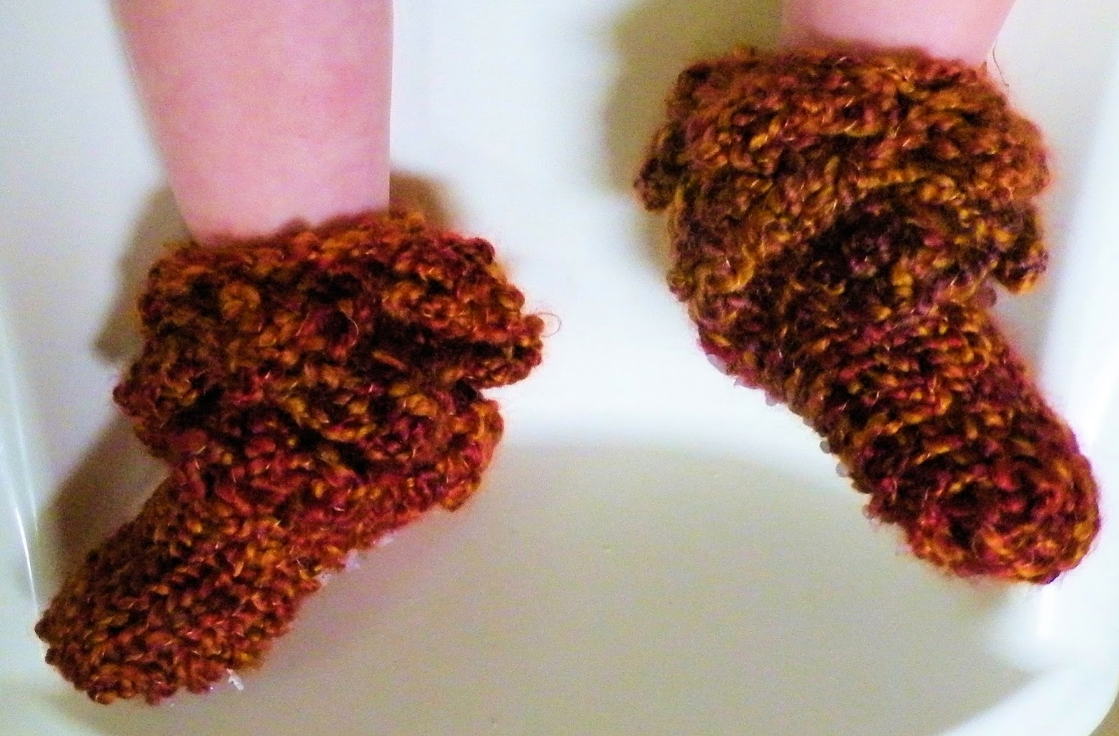 The Loom Muse : How to Loom Knit Fall Baby Booties