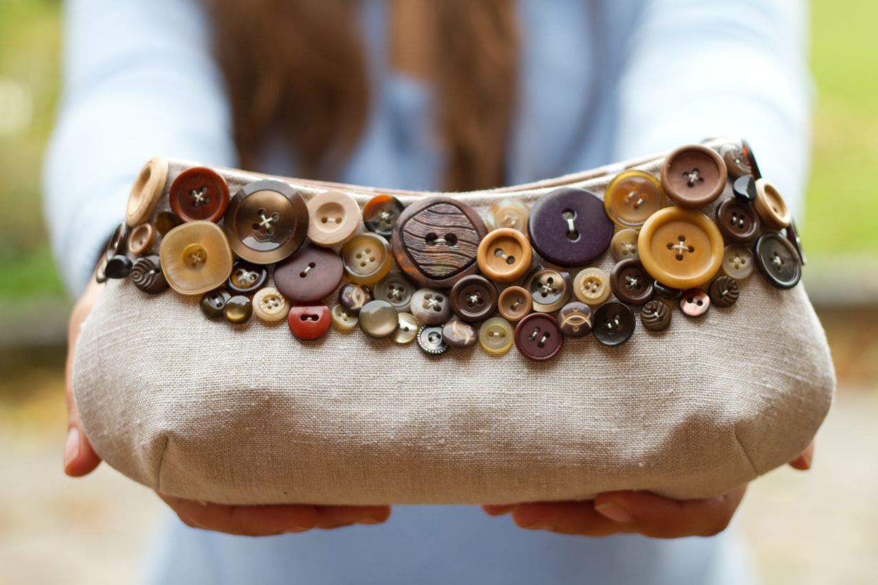 Saídos da Concha: Clutches com Botões :: Button Clutches