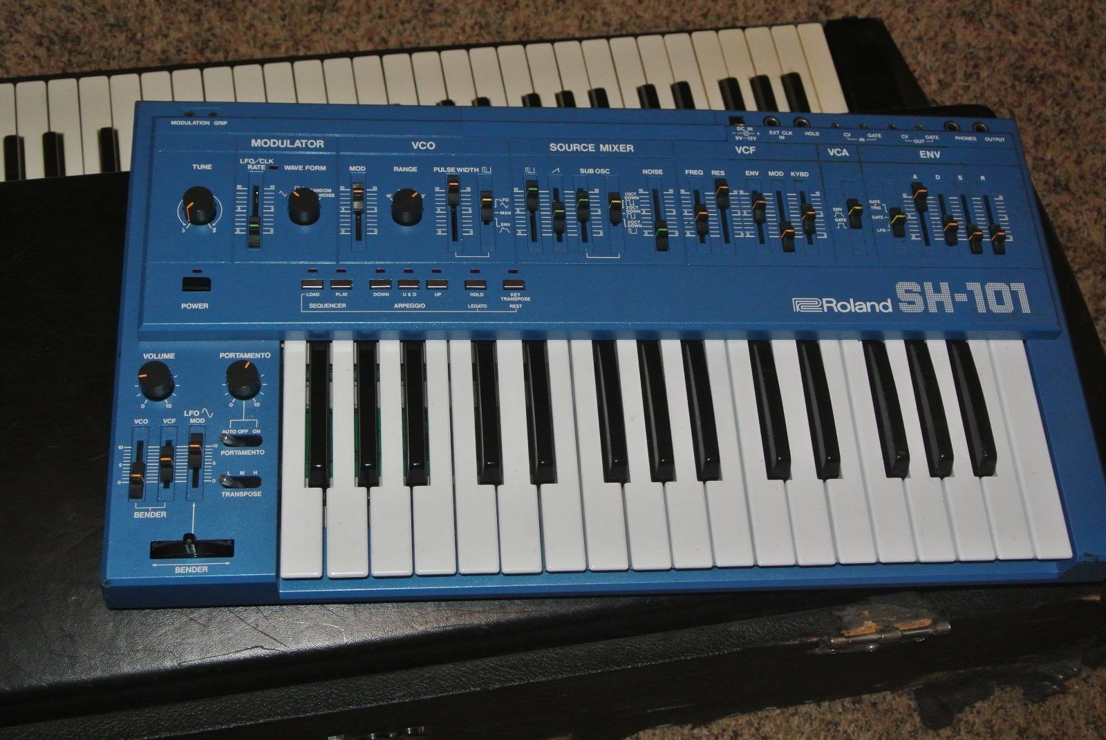 MATRIXSYNTH: Blue Roland SH-101