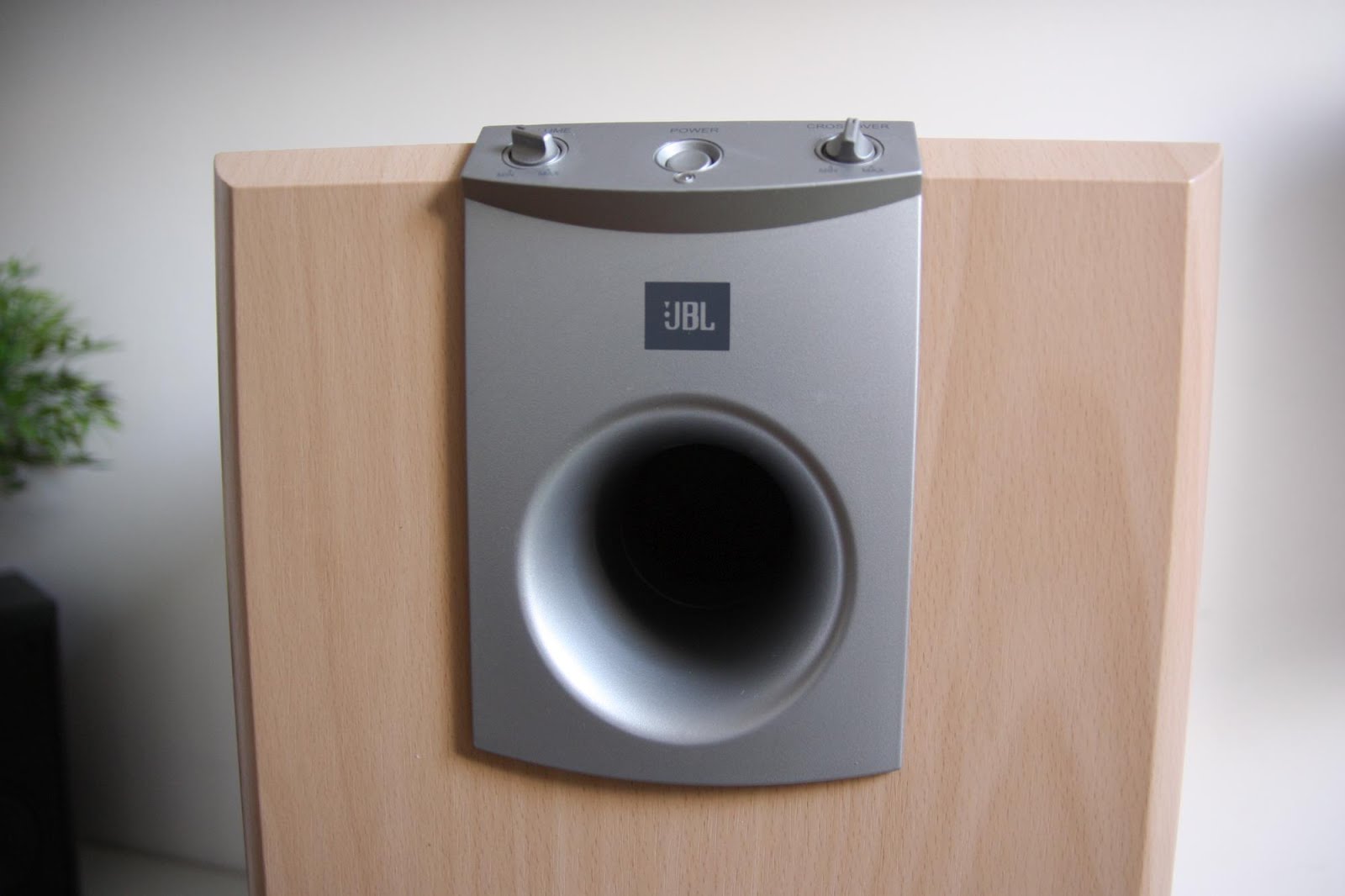 JBL Sub 138 - Active Subwoofer | AudioBaza