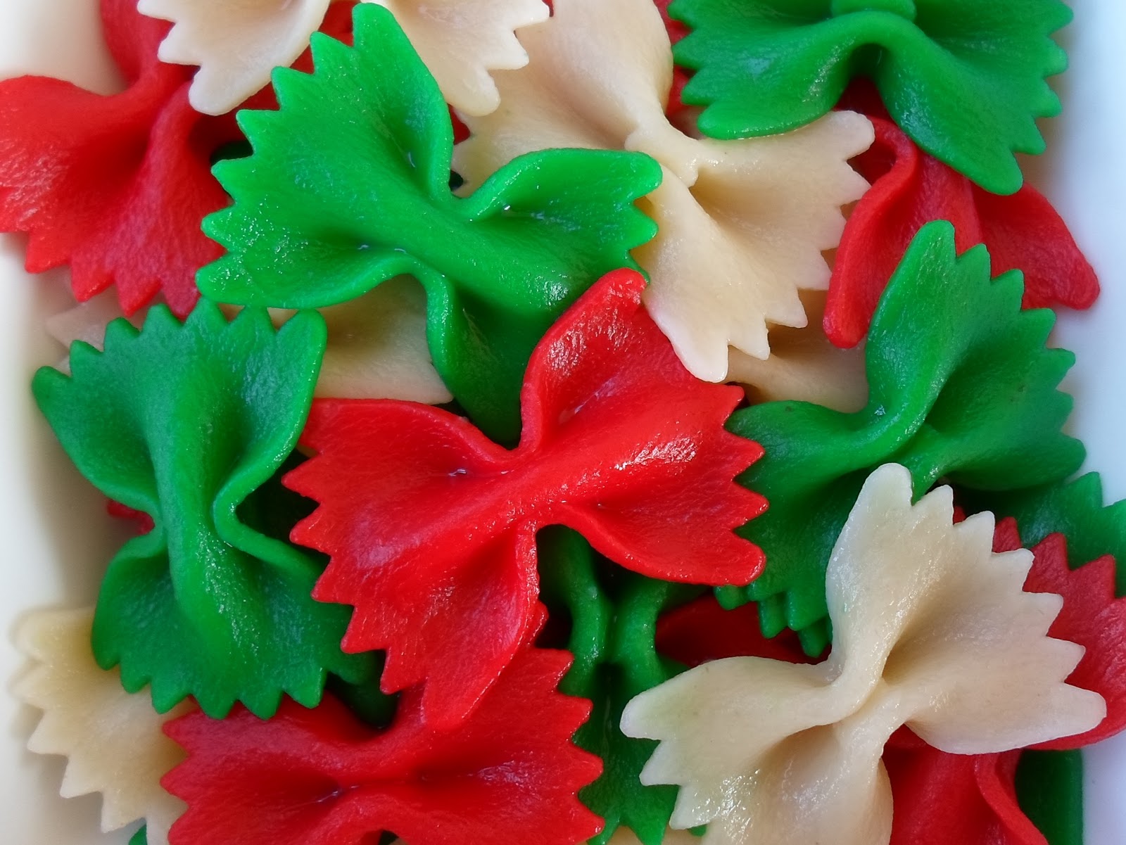 Happier Than A Pig In Mud: Christmas Bows -Red and Green Dyed Pasta
