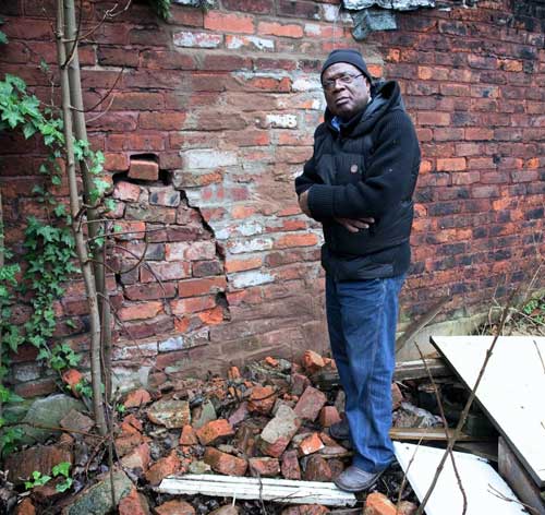 Nothing To Do With Arbroath: Bricklaying burglar who broke into shop ...