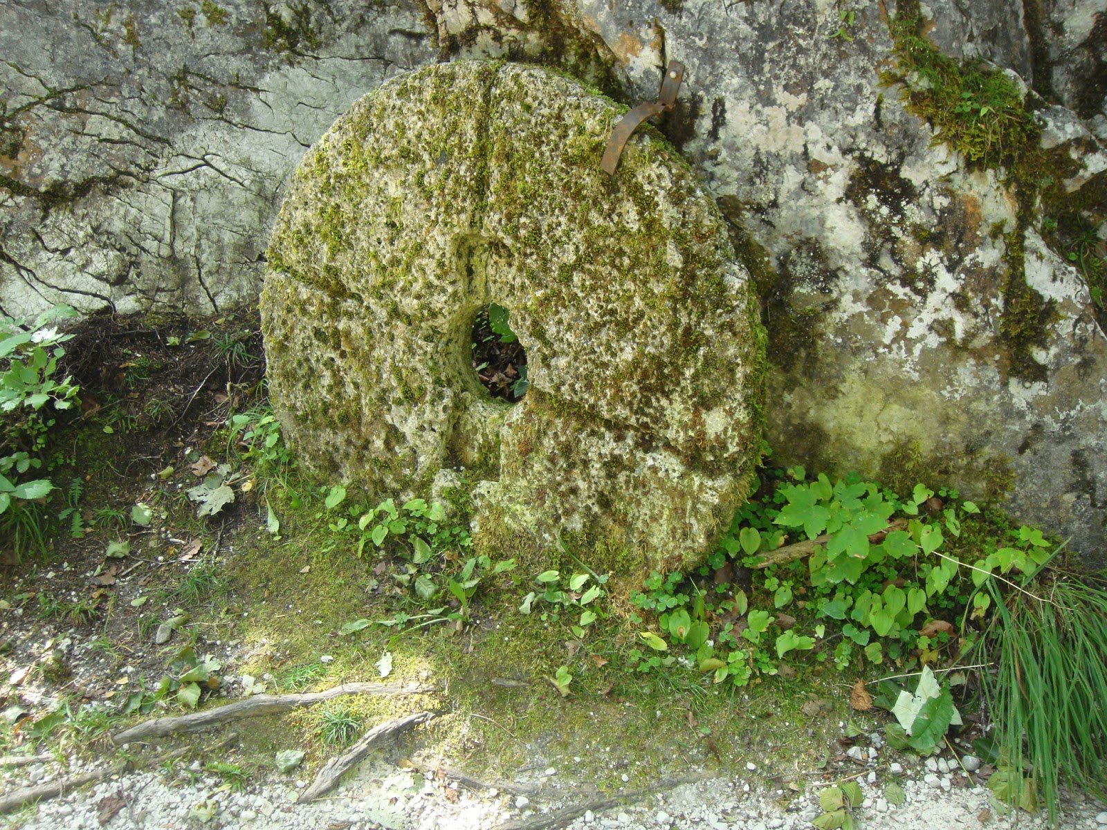 Erkundung in Sachen Mühlsteine