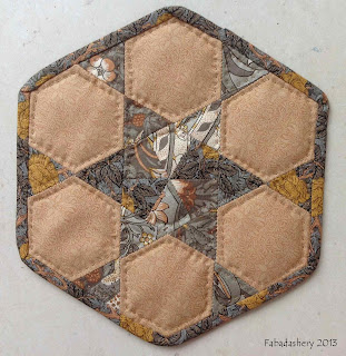 Fabadashery: Mini Hexagon Mug Rug