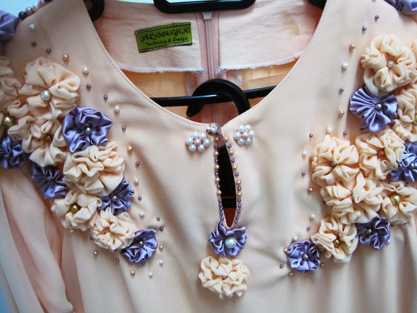 Baju Nikah Untuk Di Sewa: Baju Kurung Moden 2- Warna Peach + Bunga 3D