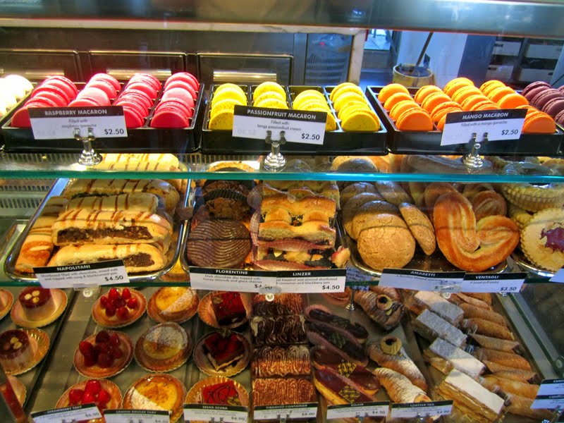 nic-nak castle: Let them eat cake @ Brunetti..