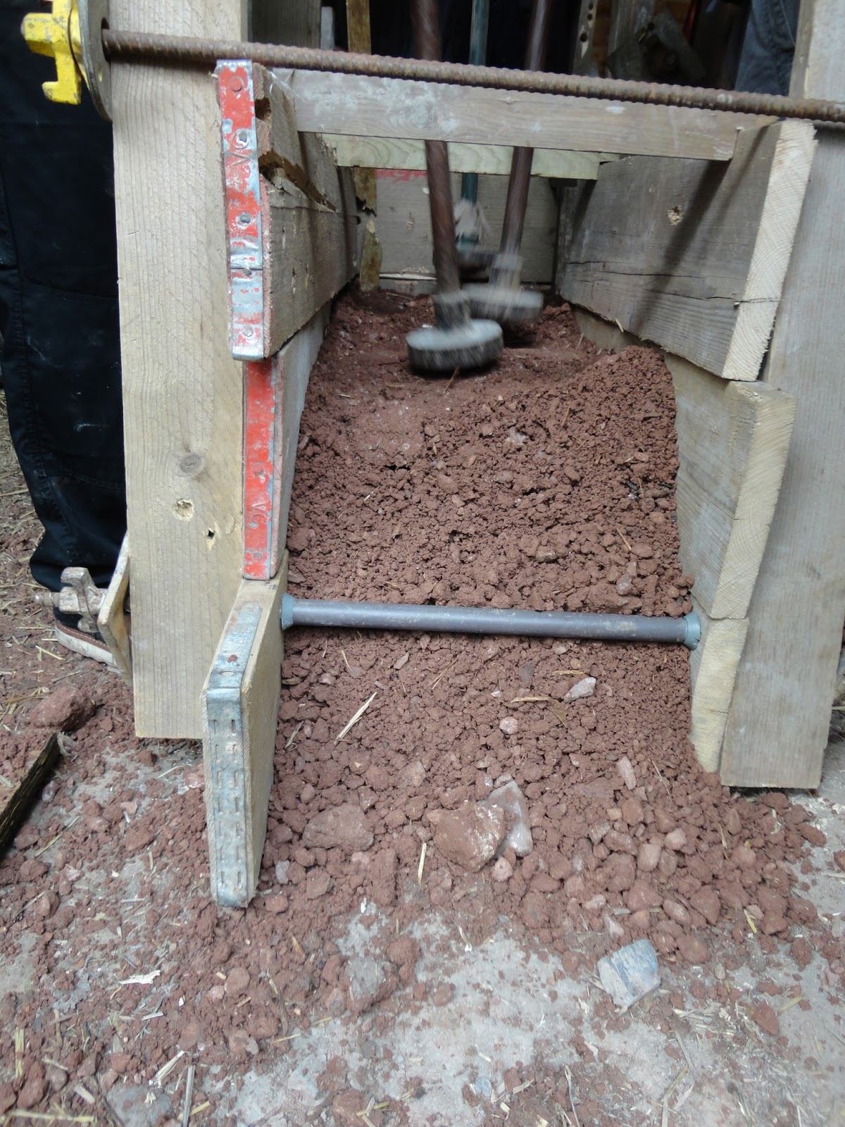 possolans and marble dust: Rammed Earth ( with Rowland Keable)