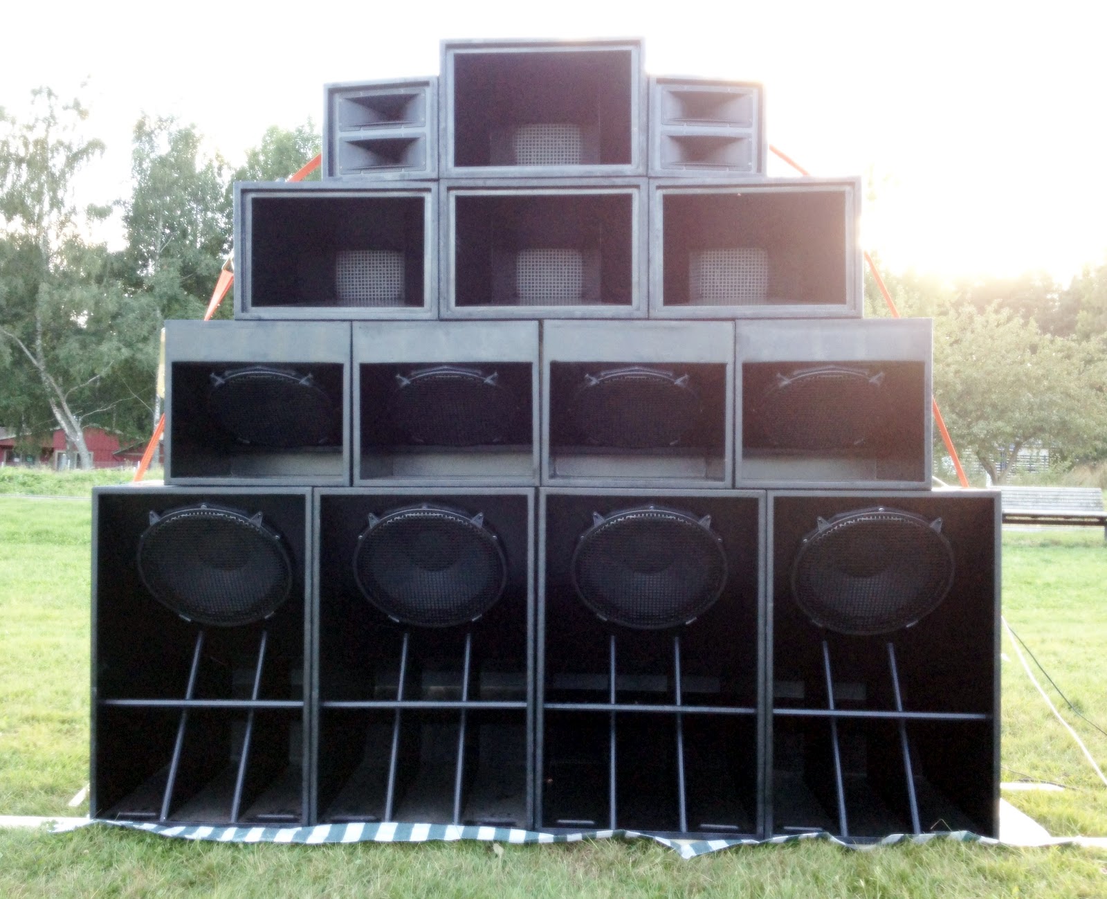 Build pics of soundsystem - Speakerplans.com Forums - Page 4