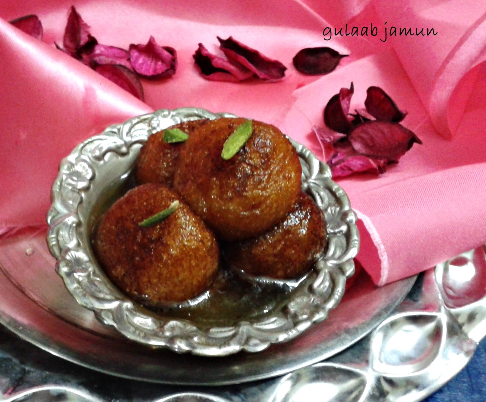 PAAKVIDHI: GULAAB JAMUN